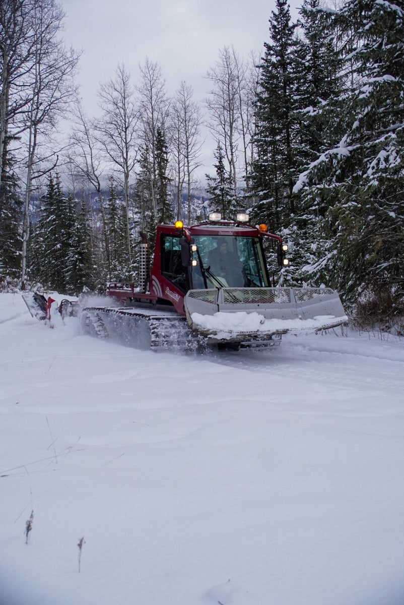 2004 Formatic X-Trail 200 – Pocket Snow Cats