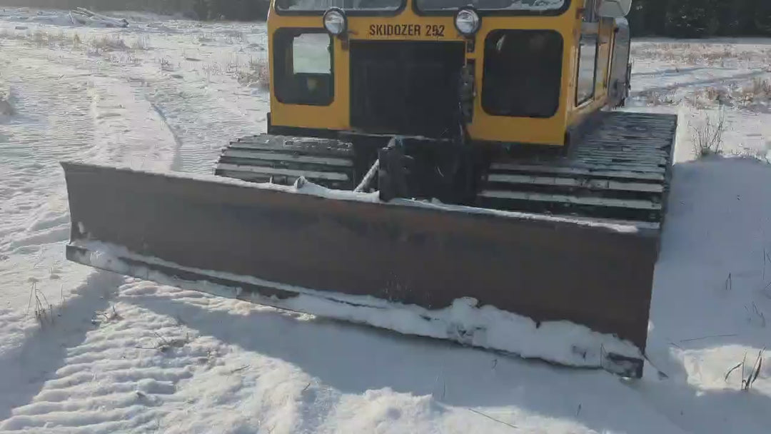 (SOLD) Bombardier Ski dozer SV 252 G (consignment sale) – Pocket Snow Cats