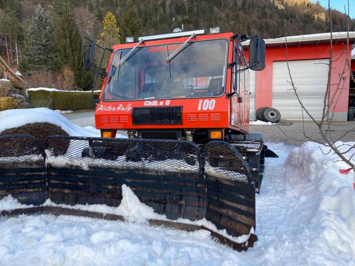 LMC 1800 with rear cabin – Pocket Snow Cats